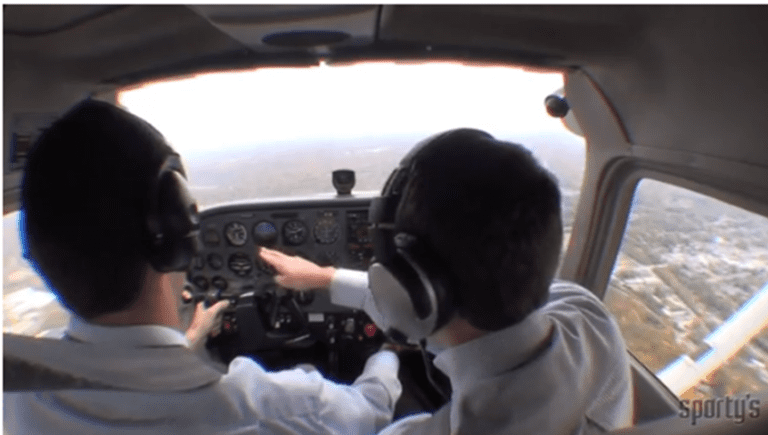 How do I choose a flight school? : Flight Training Central