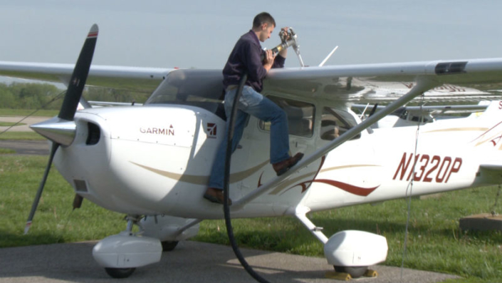 How to use self-serve fuel pumps at the airport : Flight Training Central