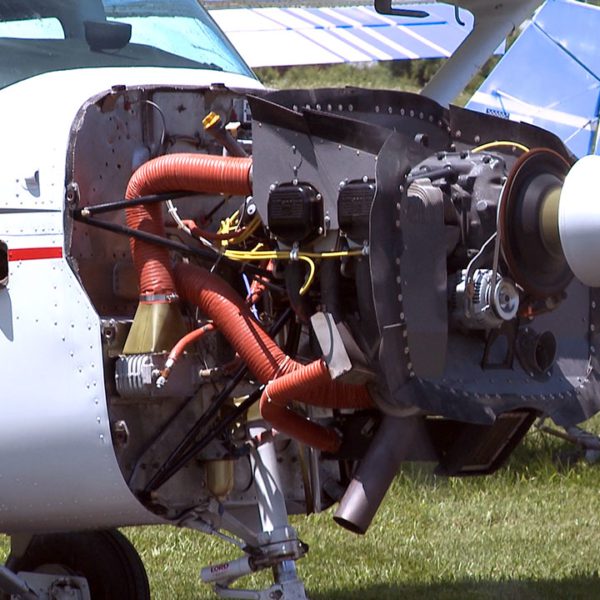 Can a pilot perform maintenance on an aircraft? : Flight Training Central