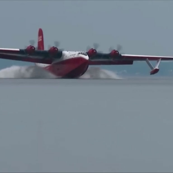 Video: flying the world's largest seaplane : Flight Training Central