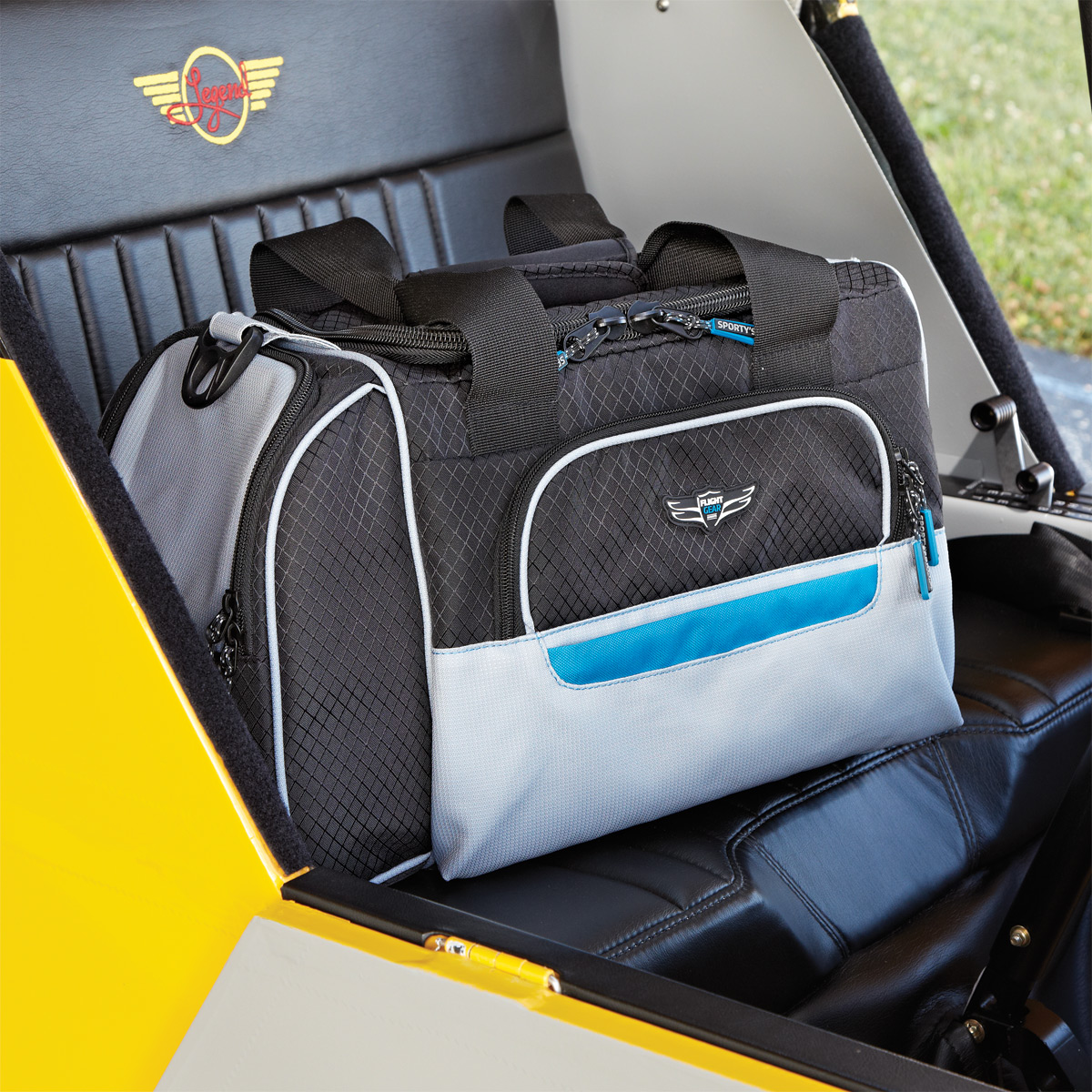 5 must have items for pilots starting college : Flight Training Central