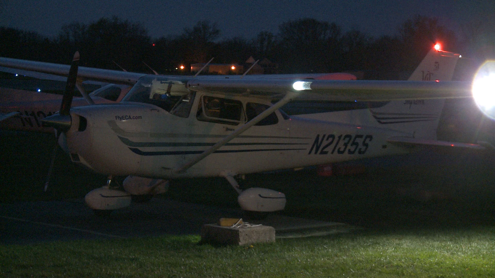 Night flying refresher : Flight Training Central