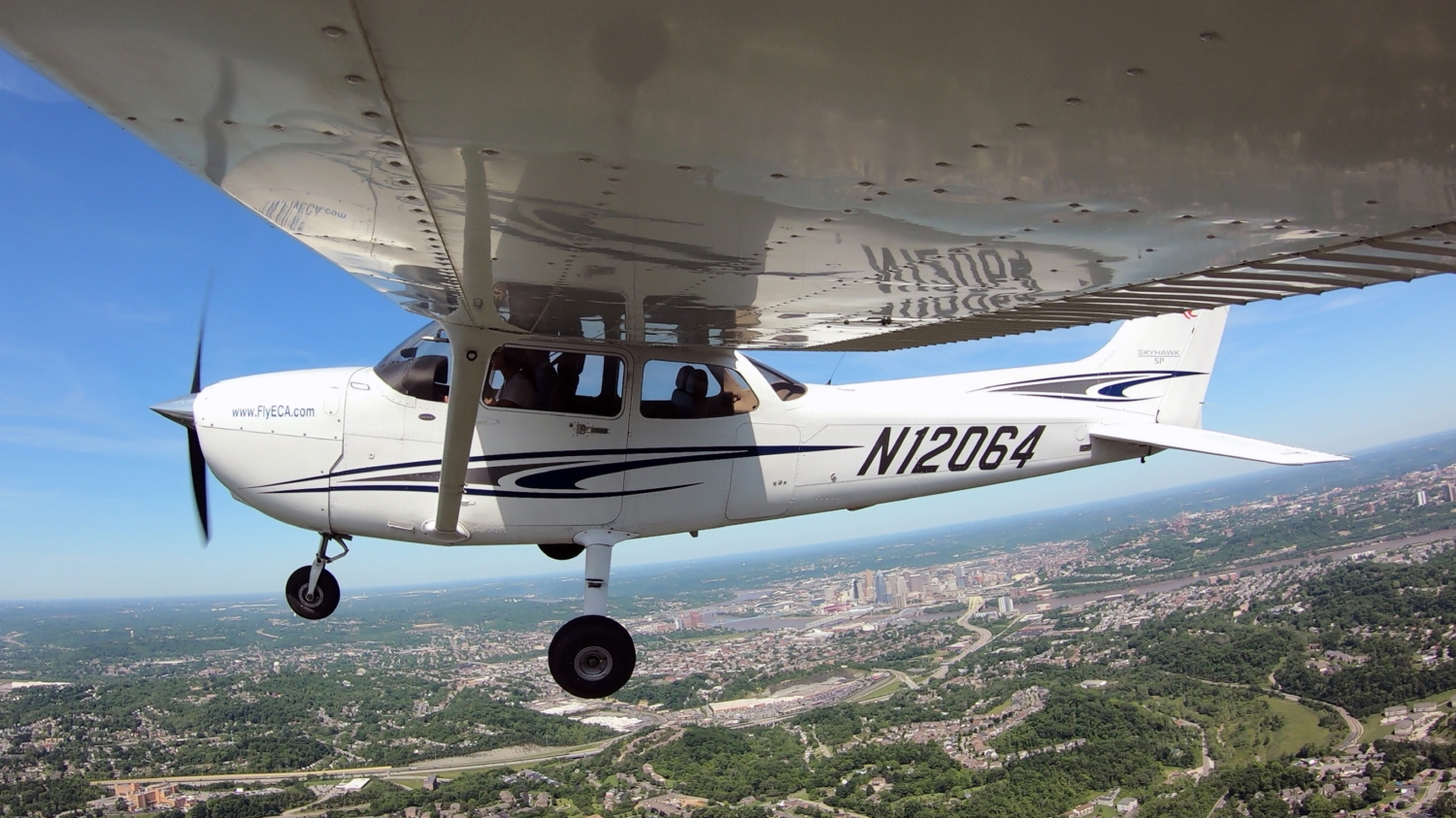 How much does it cost to earn a pilot's license? : Flight Training Central