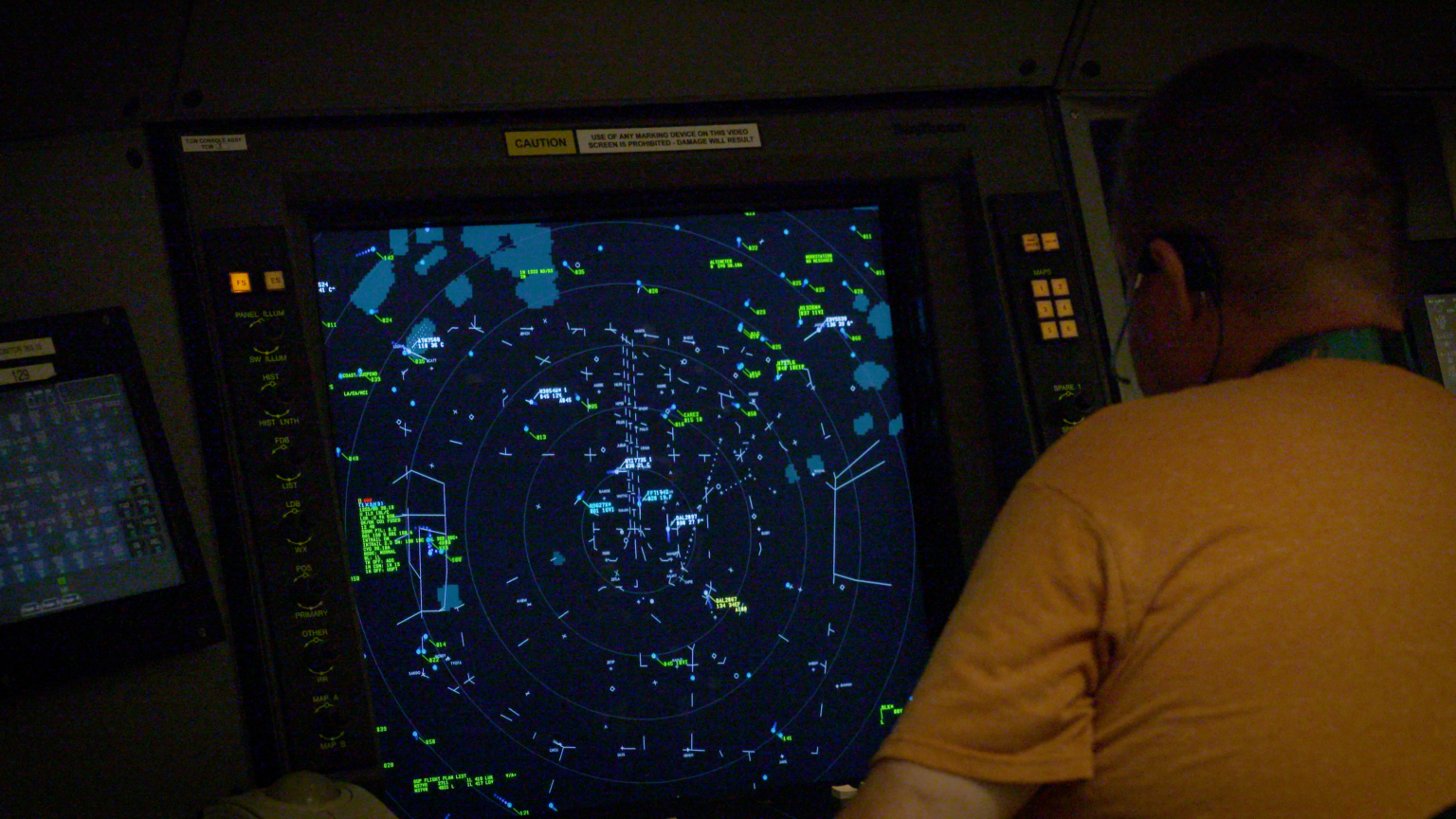 VFR Flight Following--a pilots' guide : Flight Training Central