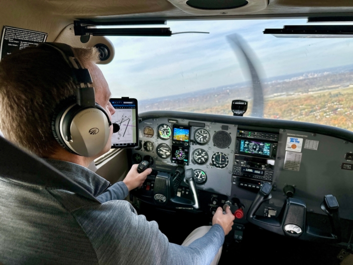 How to Become a Pilot: Your Complete Guide to Learning to Fly : Flight ...